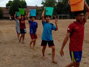 Angkat Ember Dalam Pembelajaran Demokrasi - SMA Seminari Mertoyudan